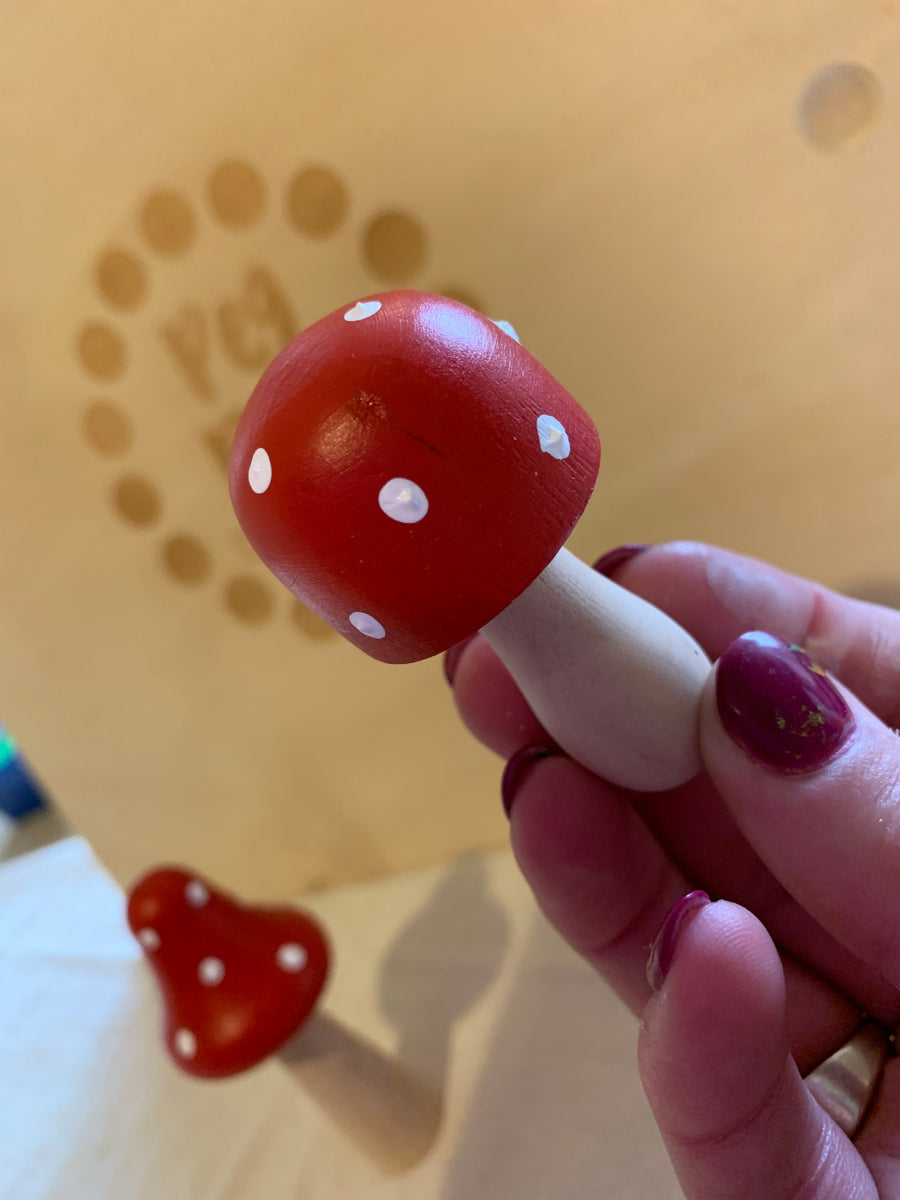 Seconds Peg Dolls #82 – Peg Play Designs